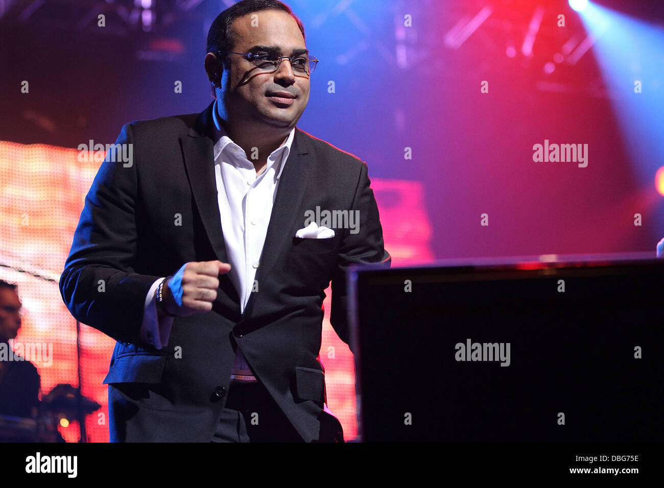 Gilberto Santa Rosa performs at the James L. Knight Center Miami ...