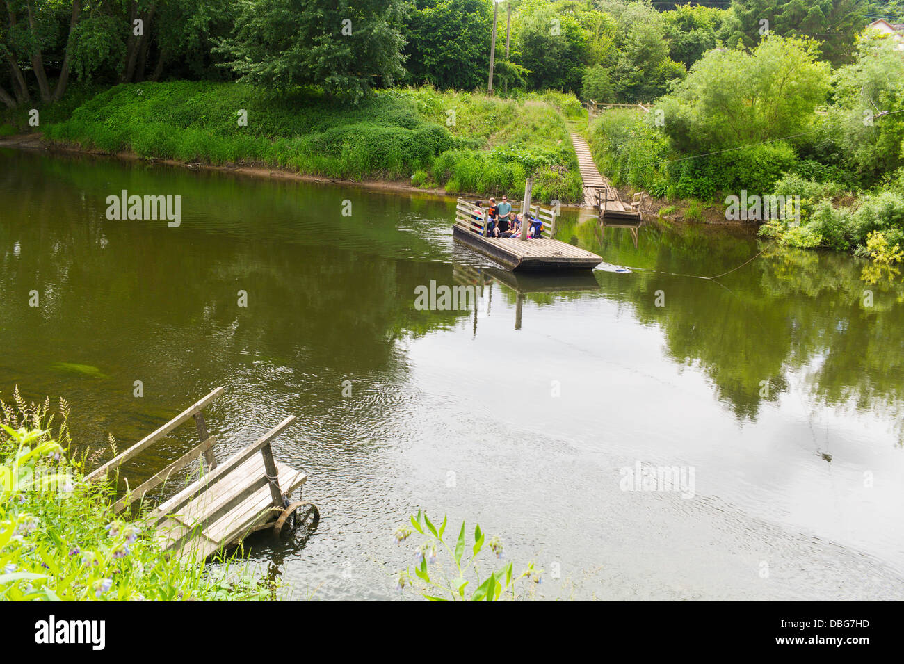 Hampton Loade pedestrian cable ferry in action on the river Severn ...