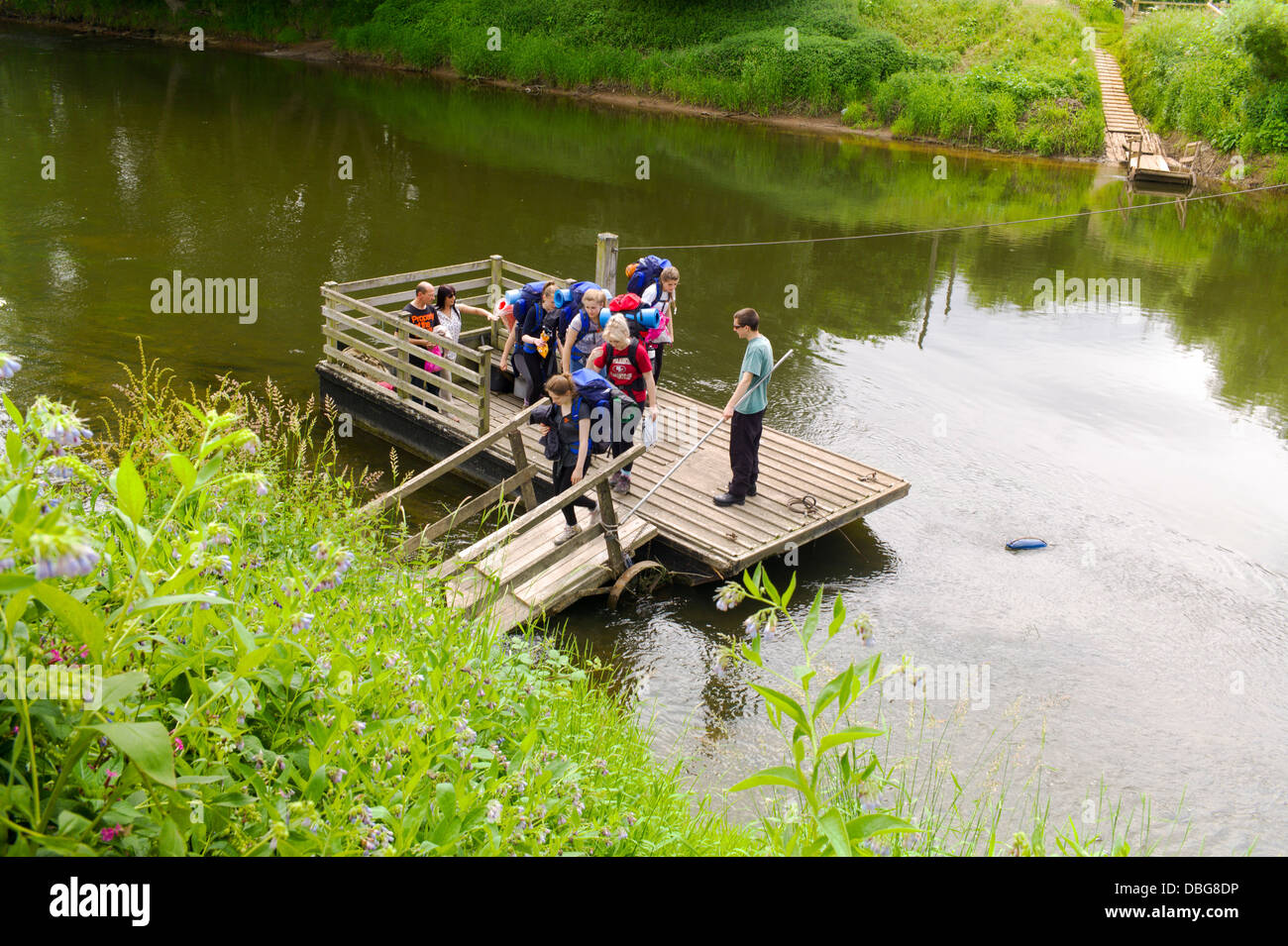 Hampton Loade pedestrian cable ferry in action on the river Severn ...