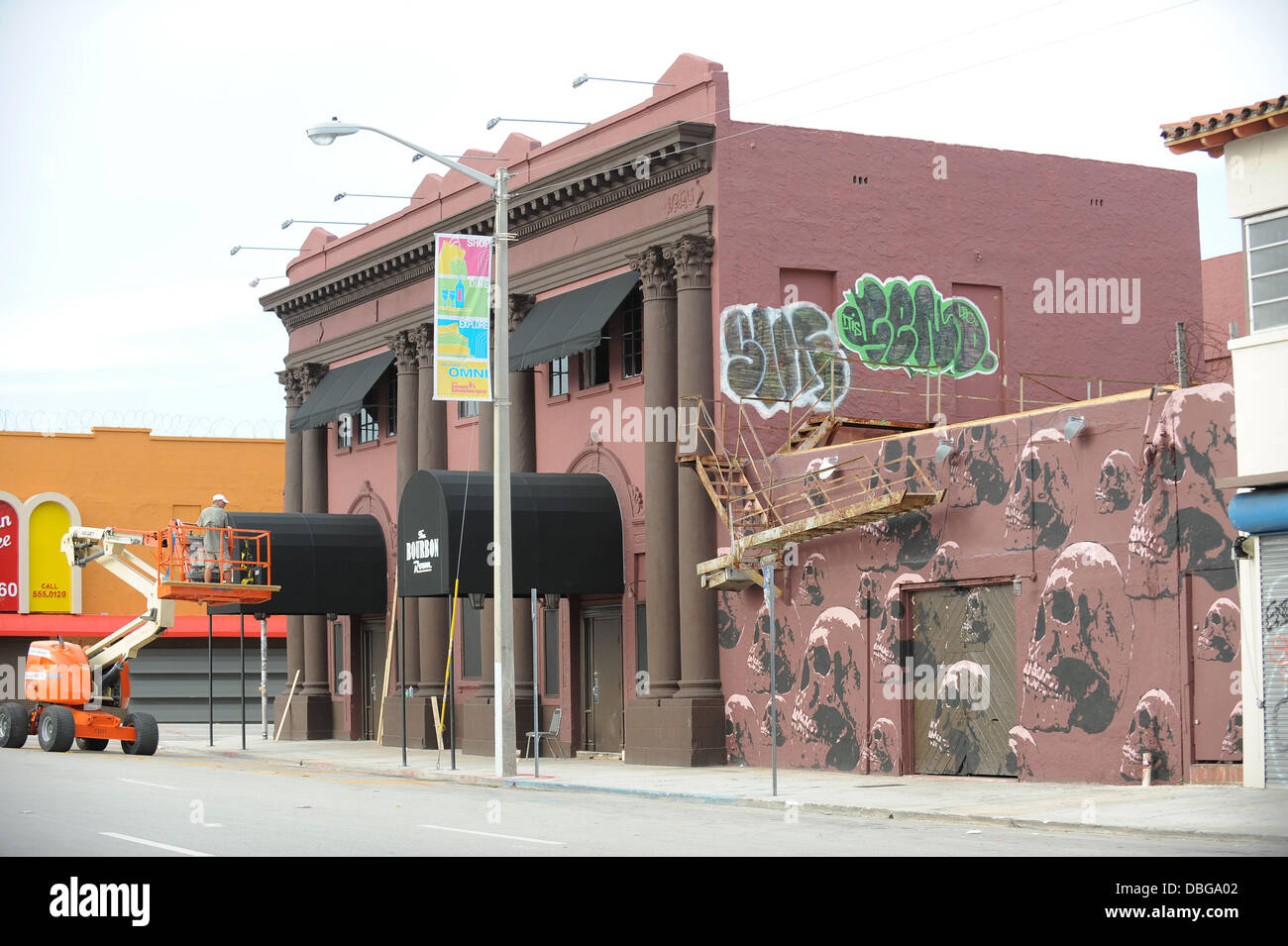 Atmosphere Workers recreate the "Sunset Strip -1987 " in downtown Miami ...