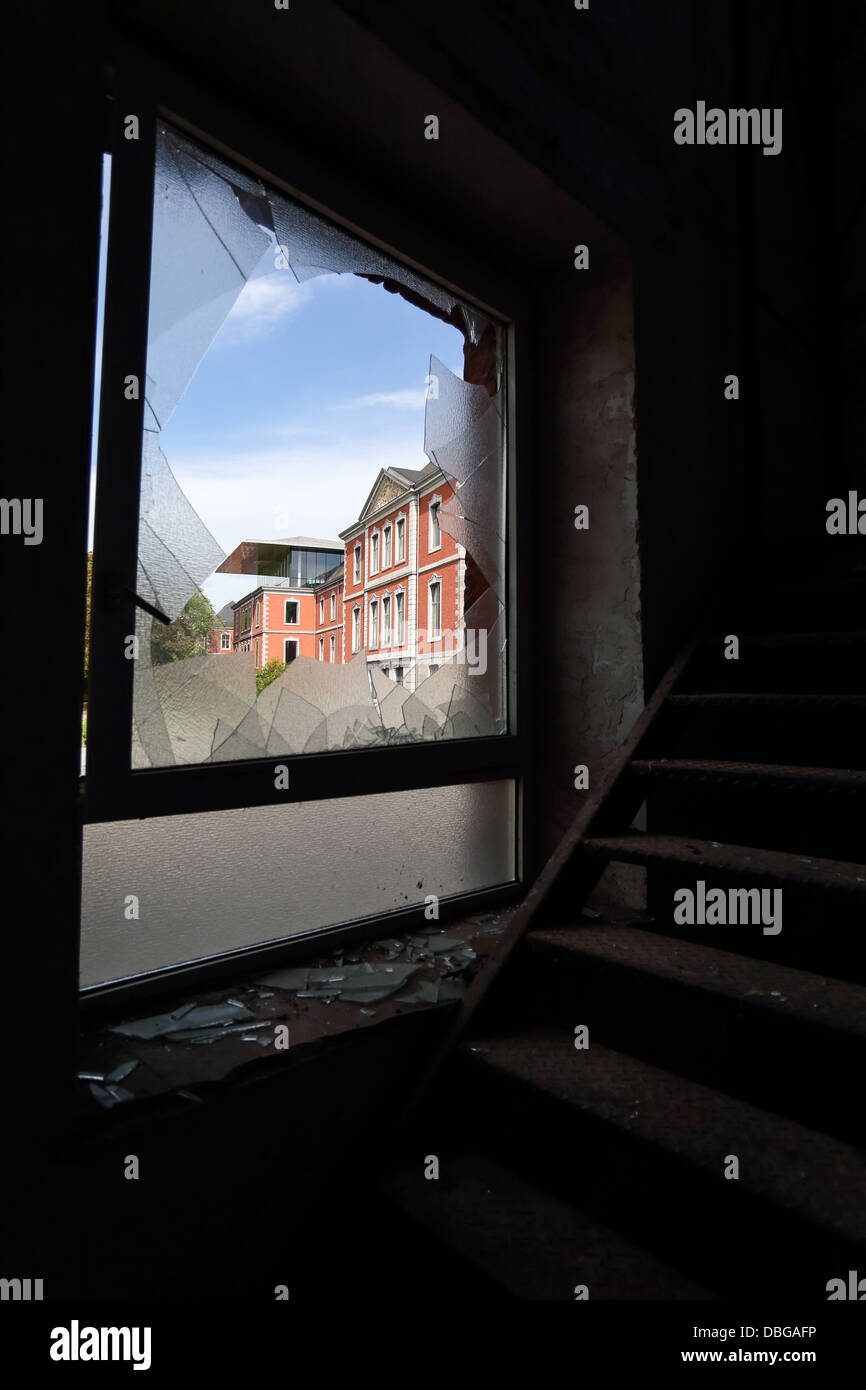 Broken window view hi-res stock photography and images - Alamy