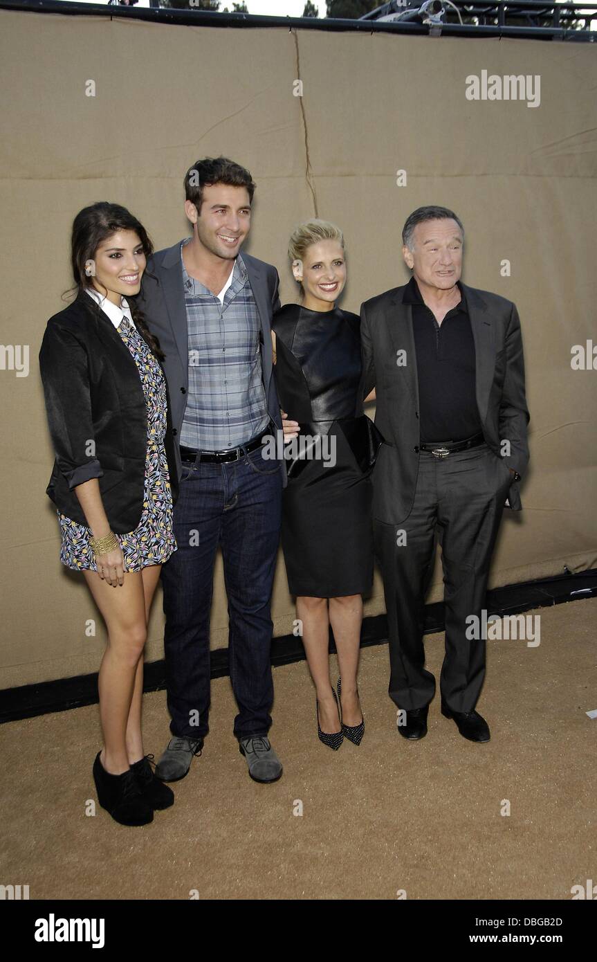 Sarah michelle gellar and robin williams hi-res stock photography and ...