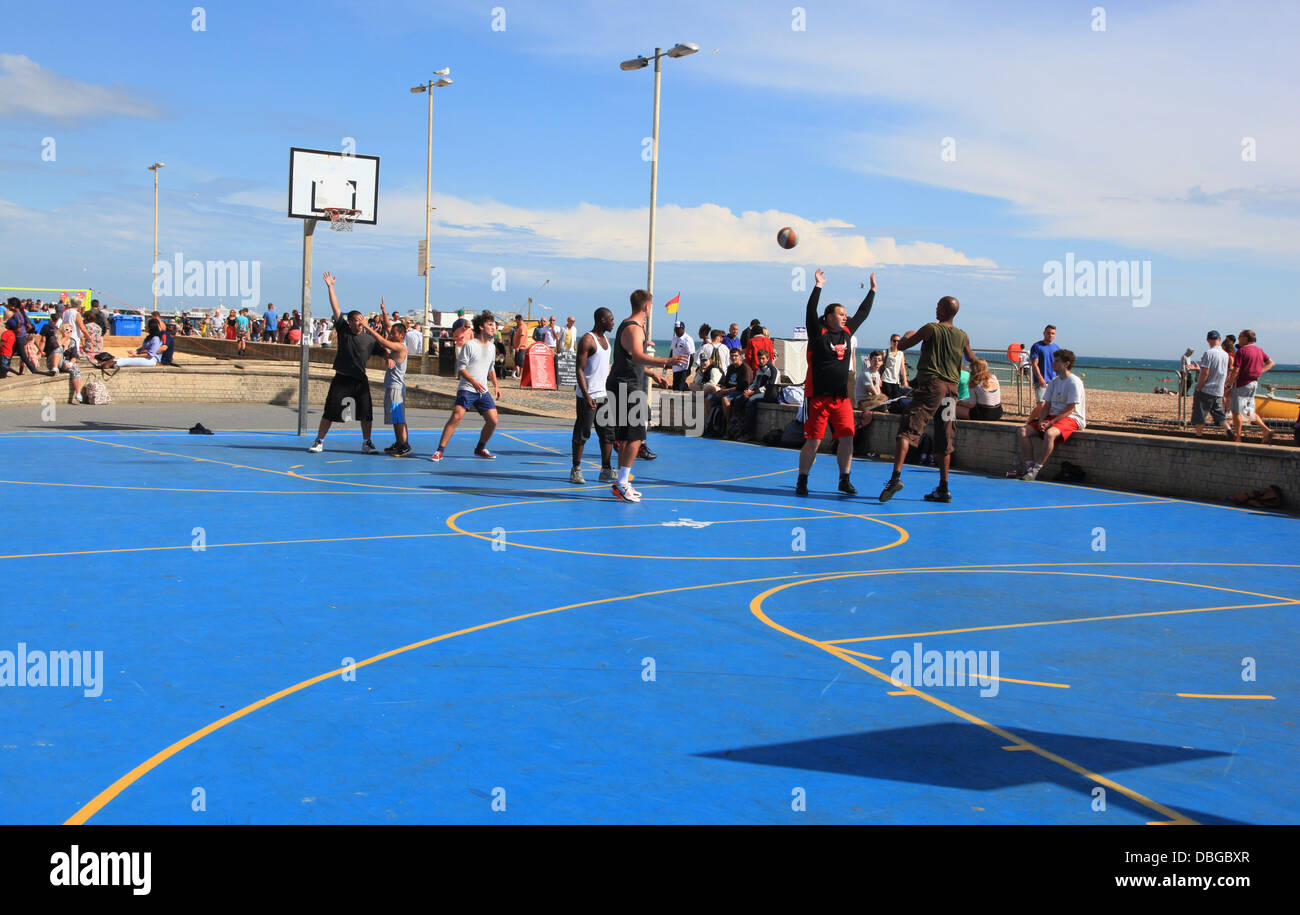People playing Basketball by Brighton Beach Stock Photo - Alamy