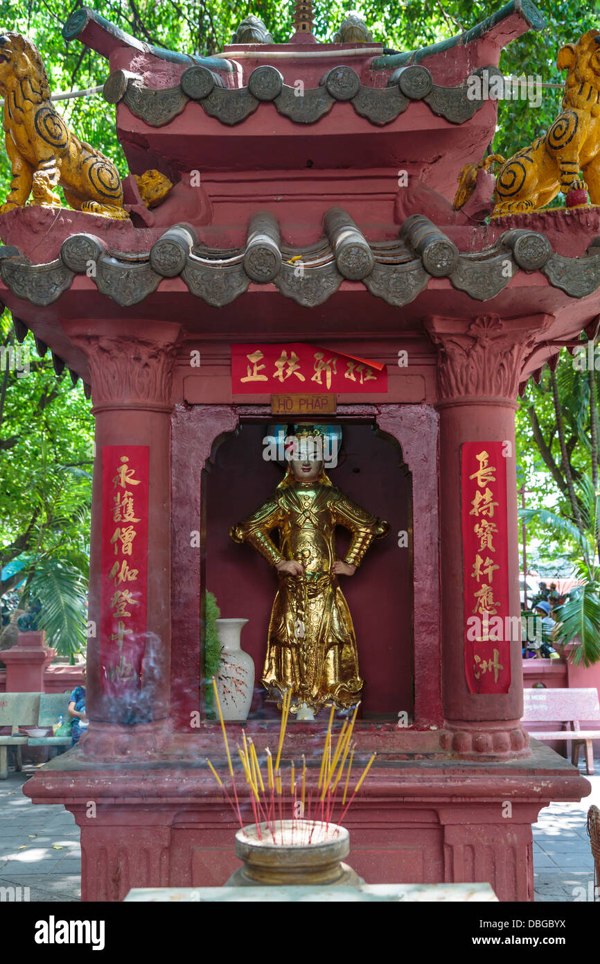 The Buddhist Jade Temple in downtown Saigon, Ho Chi Minh City, Vietnam ...