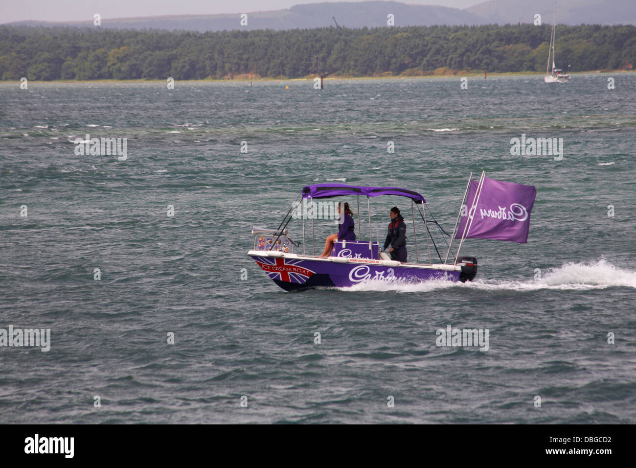 Ice cream boat hi-res stock photography and images - Alamy