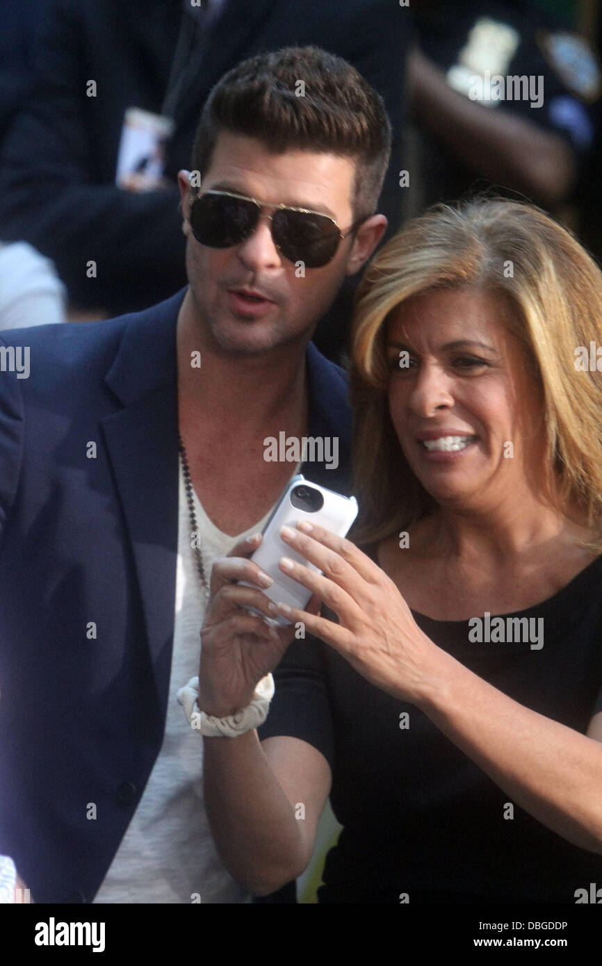 New York, New York, USA. 30th July, 2013. Singer ROBIN THICKE poses for ...