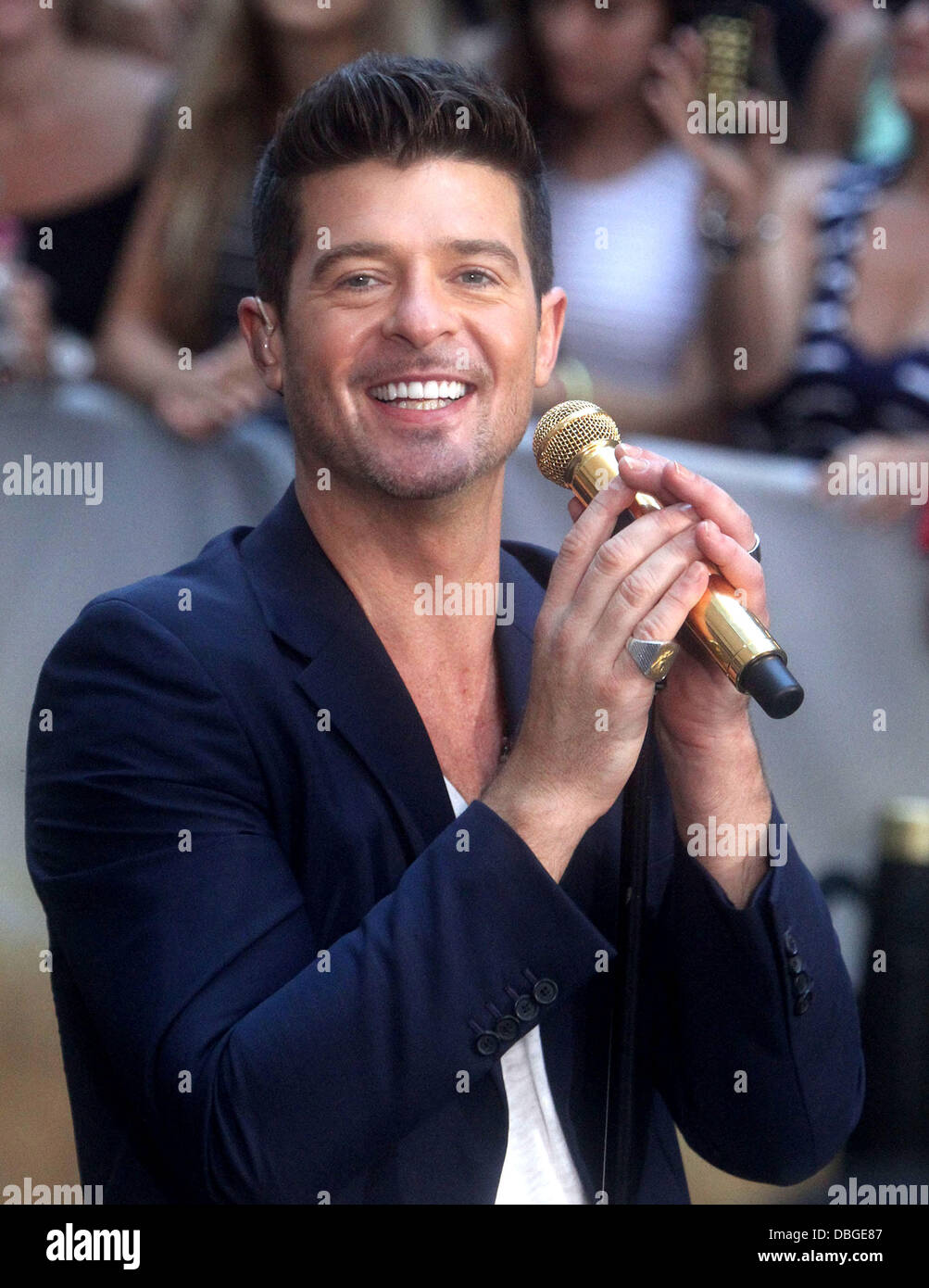 New York, New York, USA. 30th July, 2013. Singer ROBIN THICKE performs ...