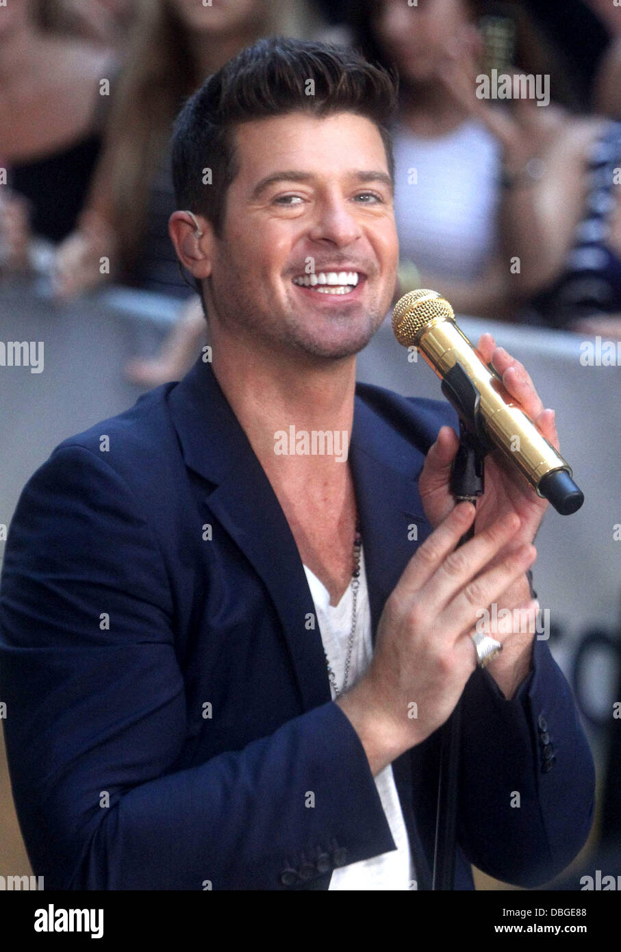 New York, New York, USA. 30th July, 2013. Singer ROBIN THICKE performs ...