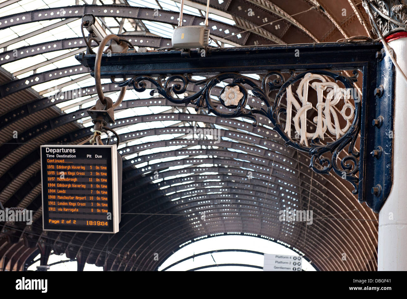 Old and new, York Railway Station, Right, the19th century North Eastern ...
