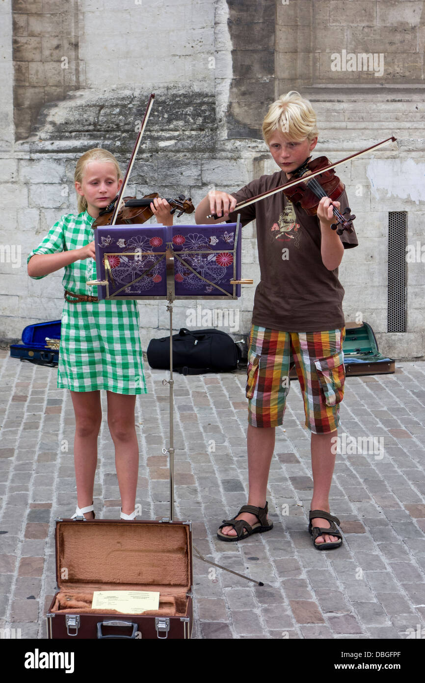 Uk Street Children Playing Stock Photos & Uk Street Children Playing ...