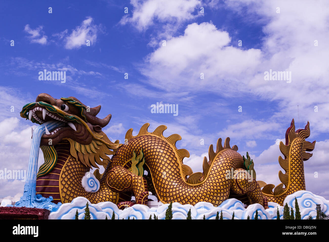 Big dragon hi-res stock photography and images - Alamy