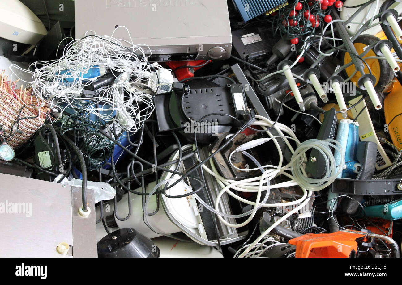 Electronic landfill hi-res stock photography and images - Alamy