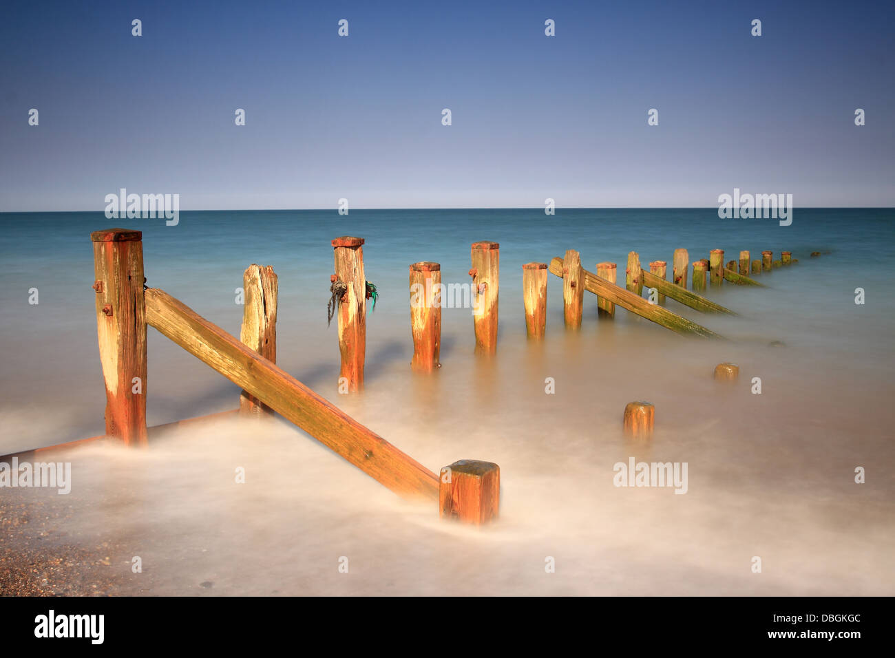 Wooden sea defences at Spurn Point in East Yorkshire Stock Photo - Alamy