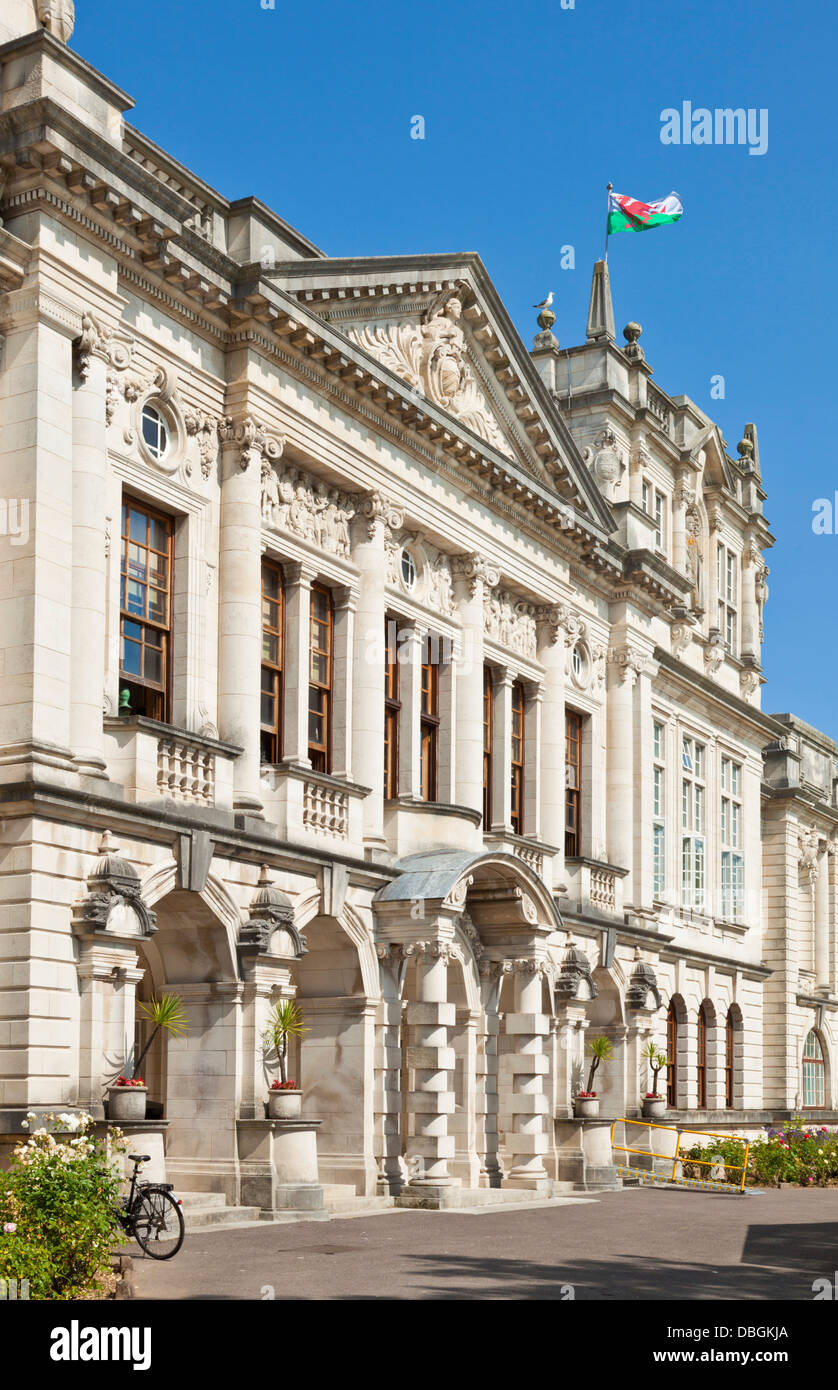 University entrance doors hi-res stock photography and images - Alamy