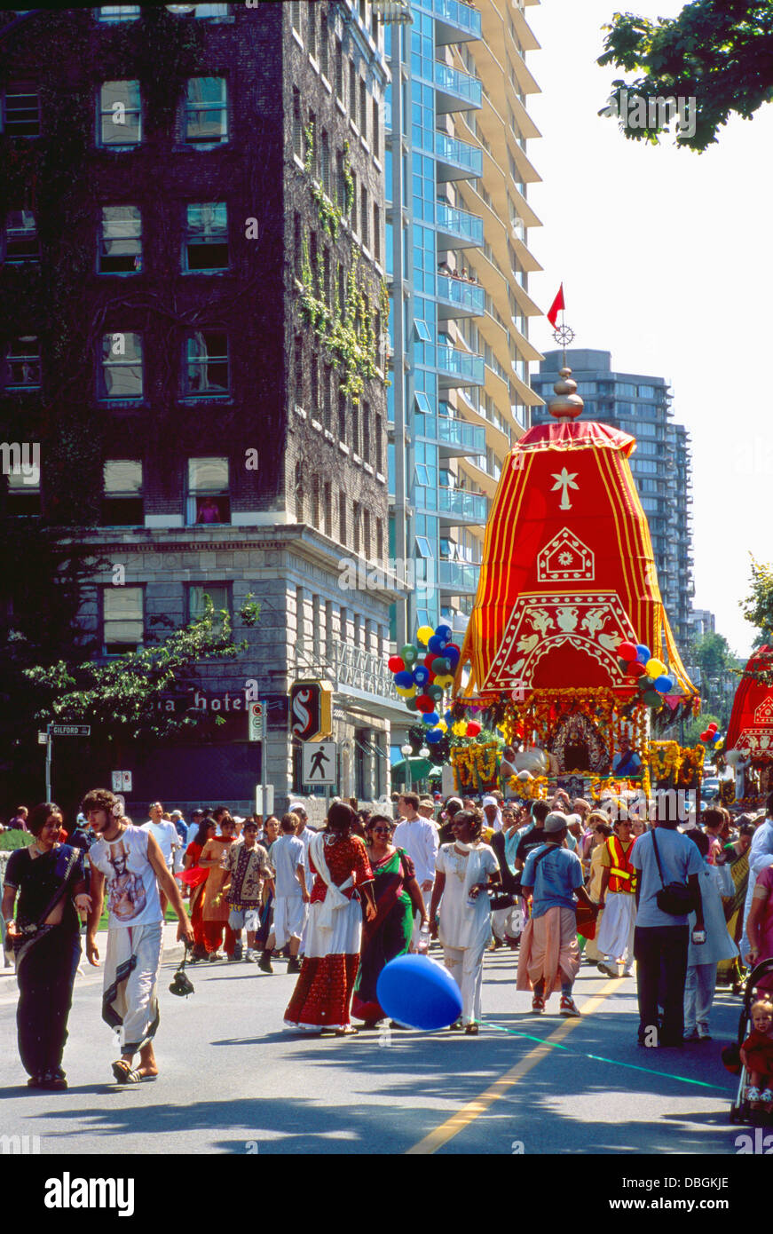Large crowds of hindu devotees hi-res stock photography and images - Alamy