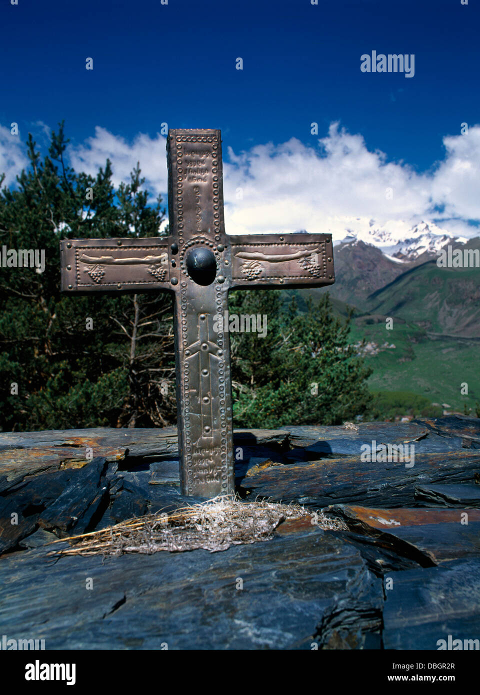 georgian orthodox cross caucasus mountains georgian military highway ...