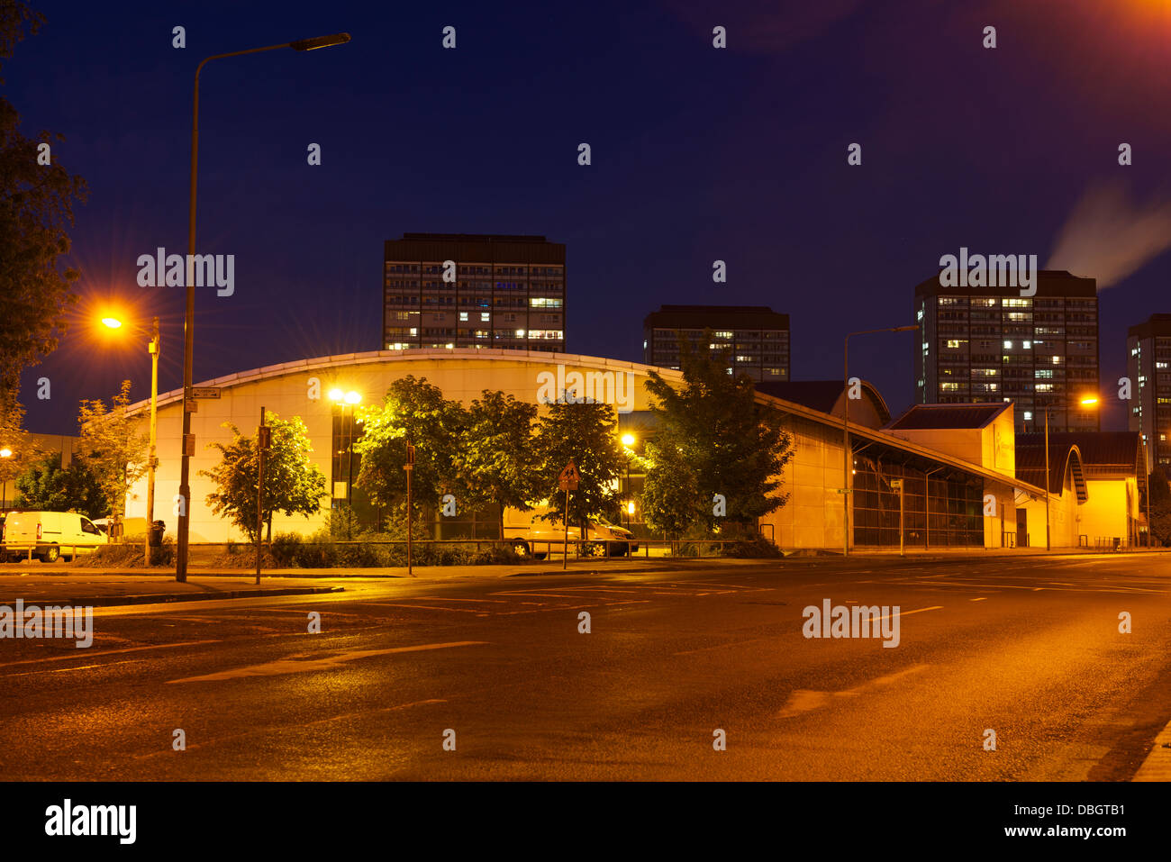 Glasgow high rise at night hi-res stock photography and images - Alamy