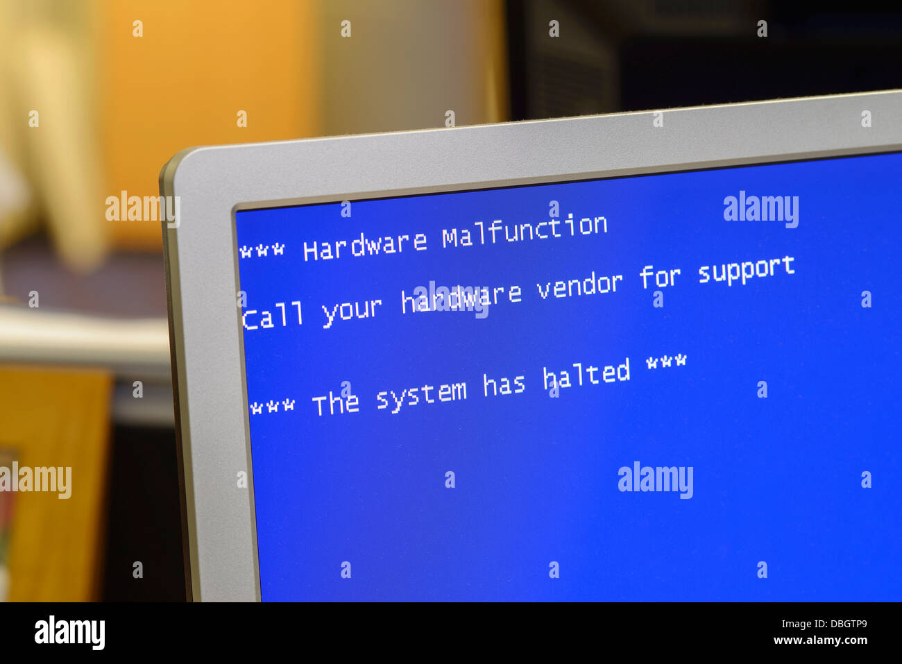 Hardware Malfunction computer error message Stock Photo - Alamy Hardware Malfunction computer error message Stock Photo - Alamy