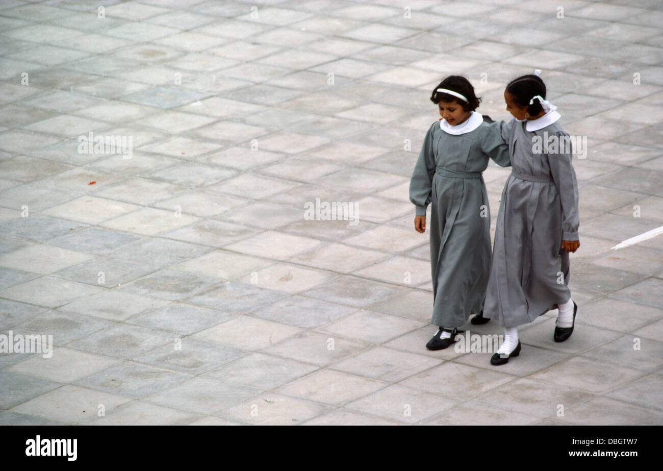 Emirati schoolgirls hi-res stock photography and images - Alamy