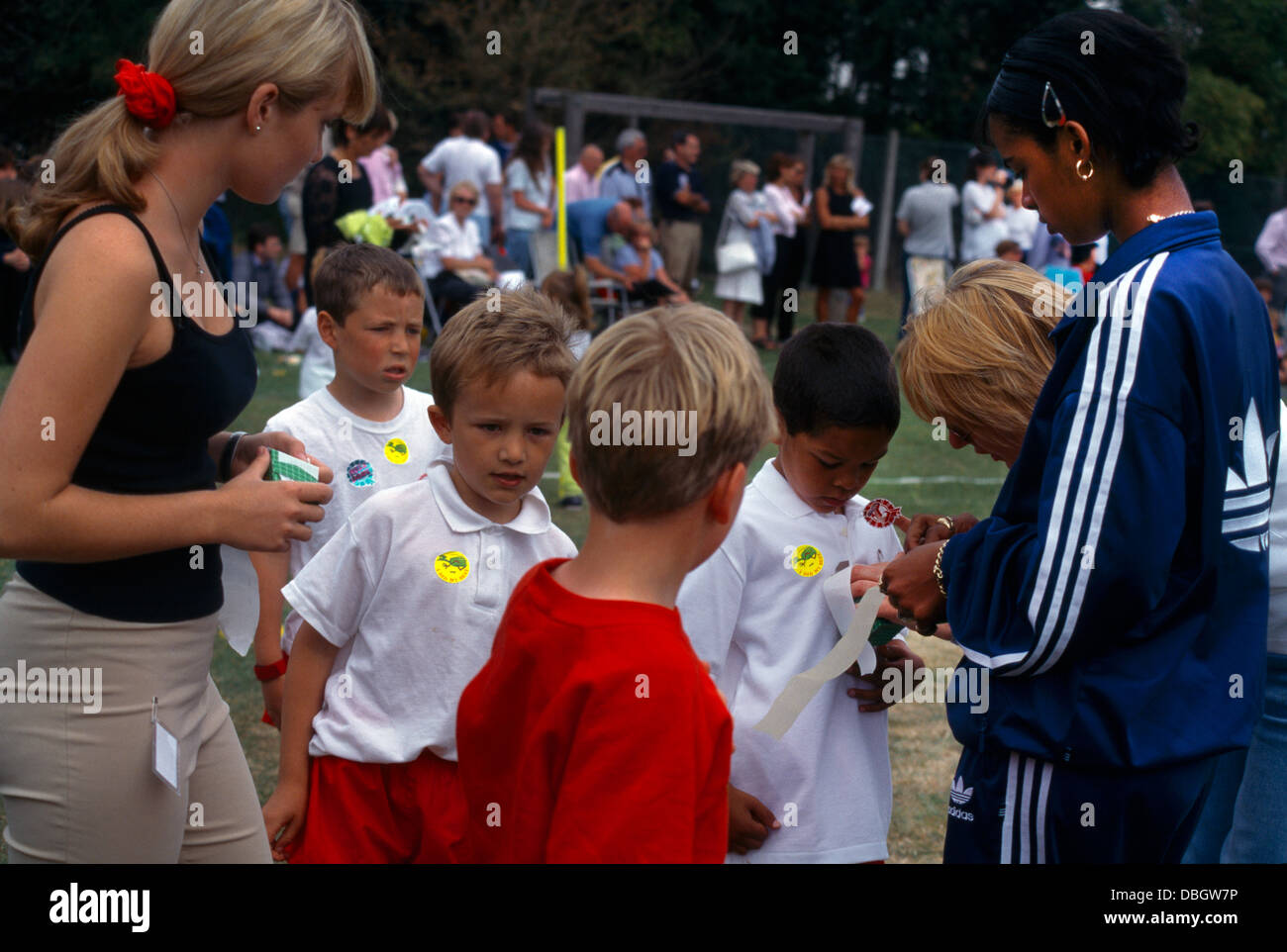 Primary school sports day girls hi-res stock photography and images - Alamy