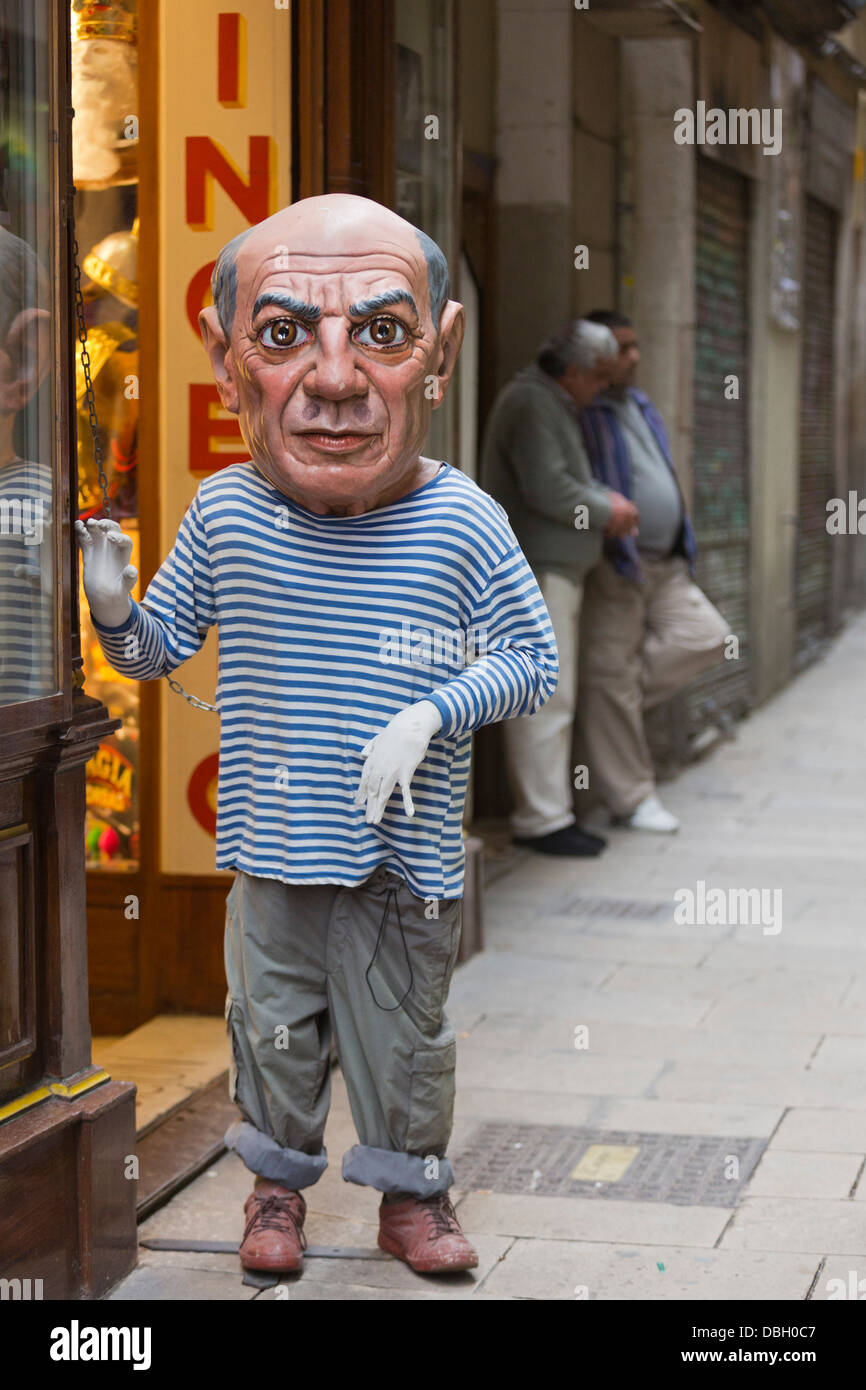 Large figure hi-res stock photography and images - Alamy