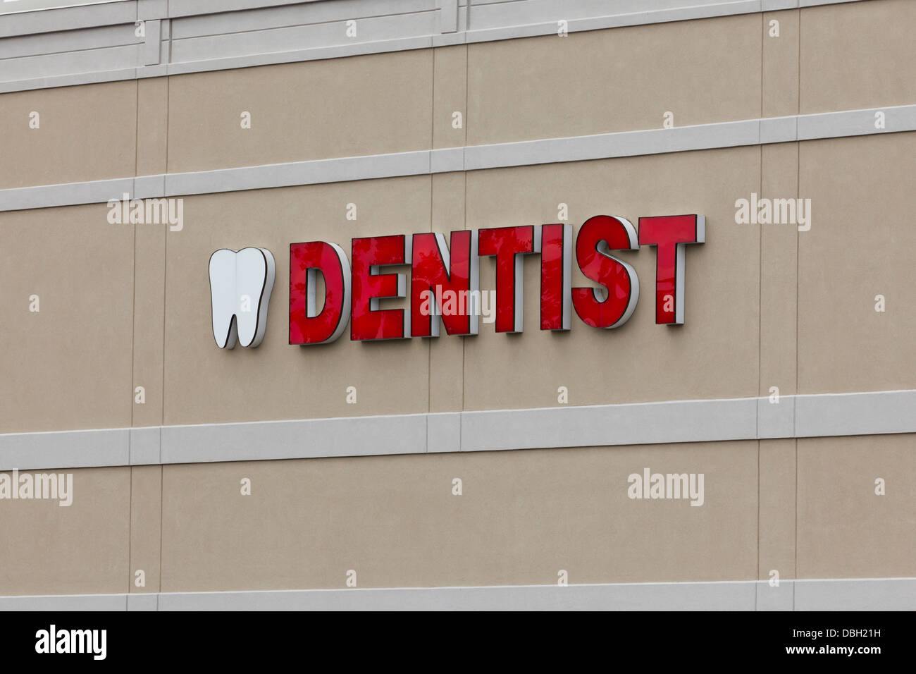 Dentist sign hi-res stock photography and images - Alamy