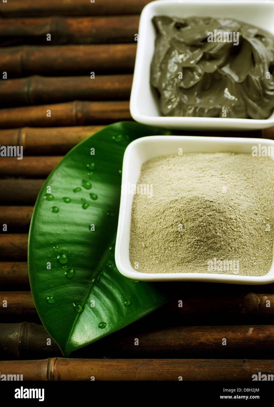 Clay beauty treatment dry spa wellness hi-res stock photography and ...
