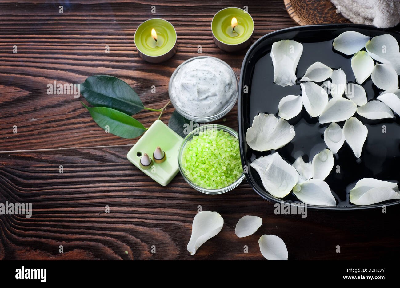 Cream border hi-res stock photography and images - Alamy