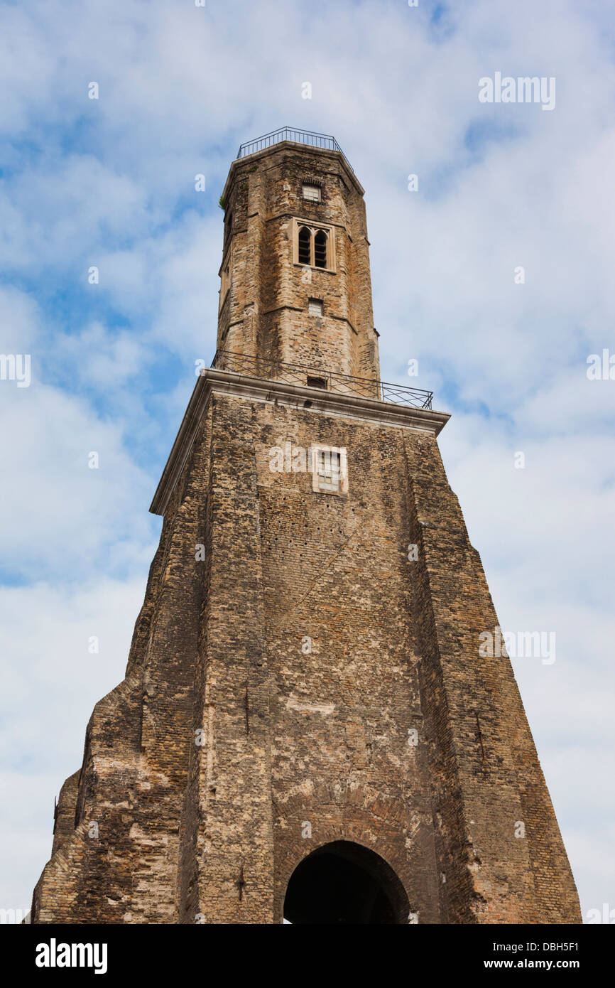 Tour de guet hi-res stock photography and images - Alamy