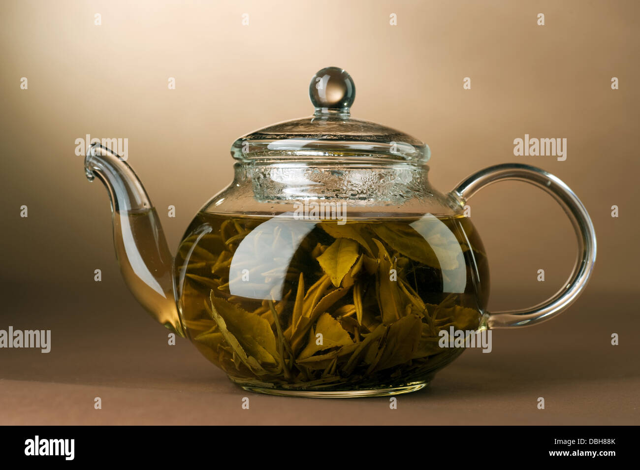Big tea pot hi-res stock photography and images - Alamy