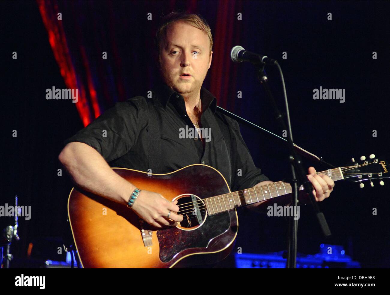 Mccartney in concert hi-res stock photography and images - Alamy
