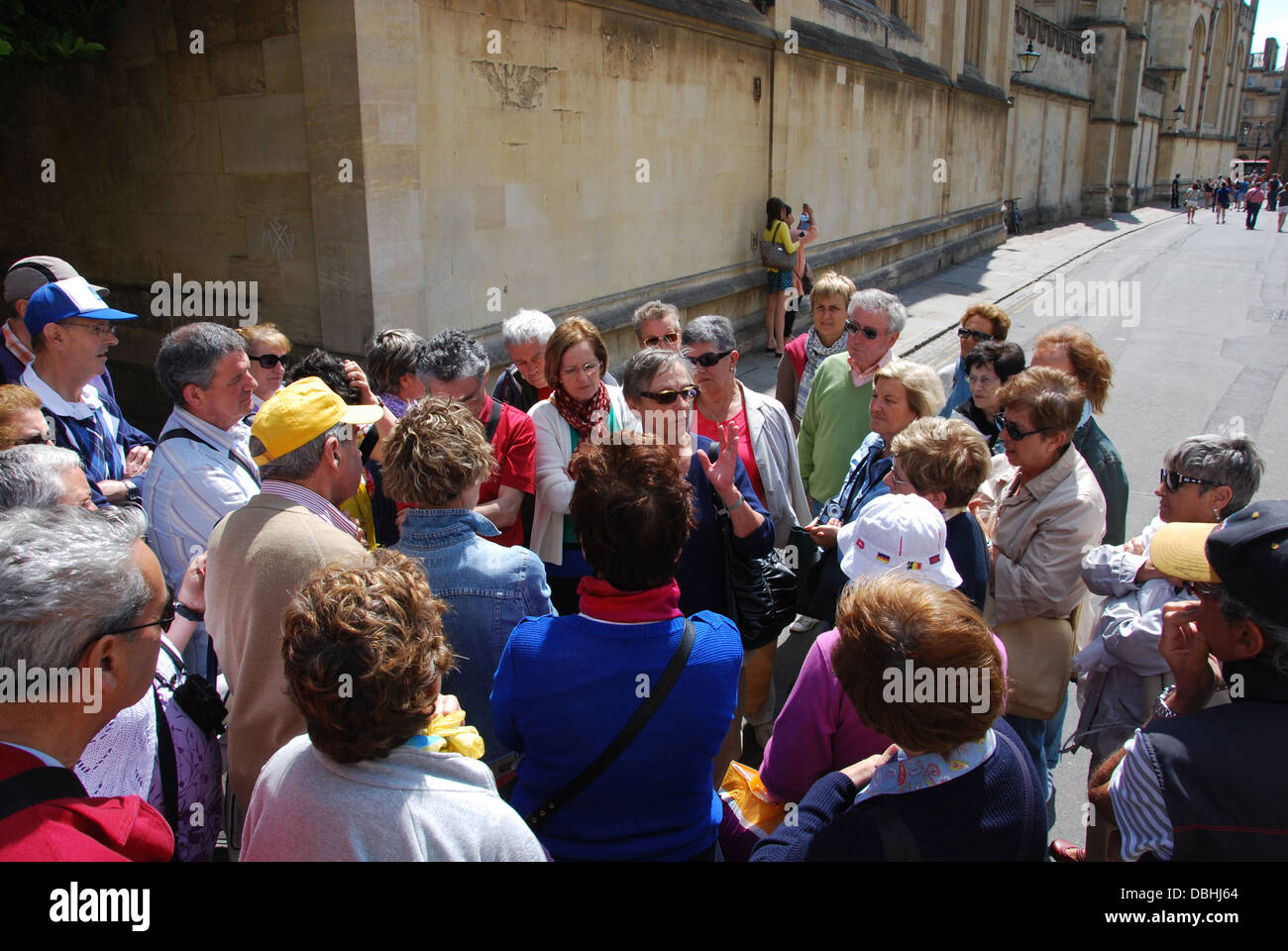 Uk guide speaking to camera hi-res stock photography and images - Alamy