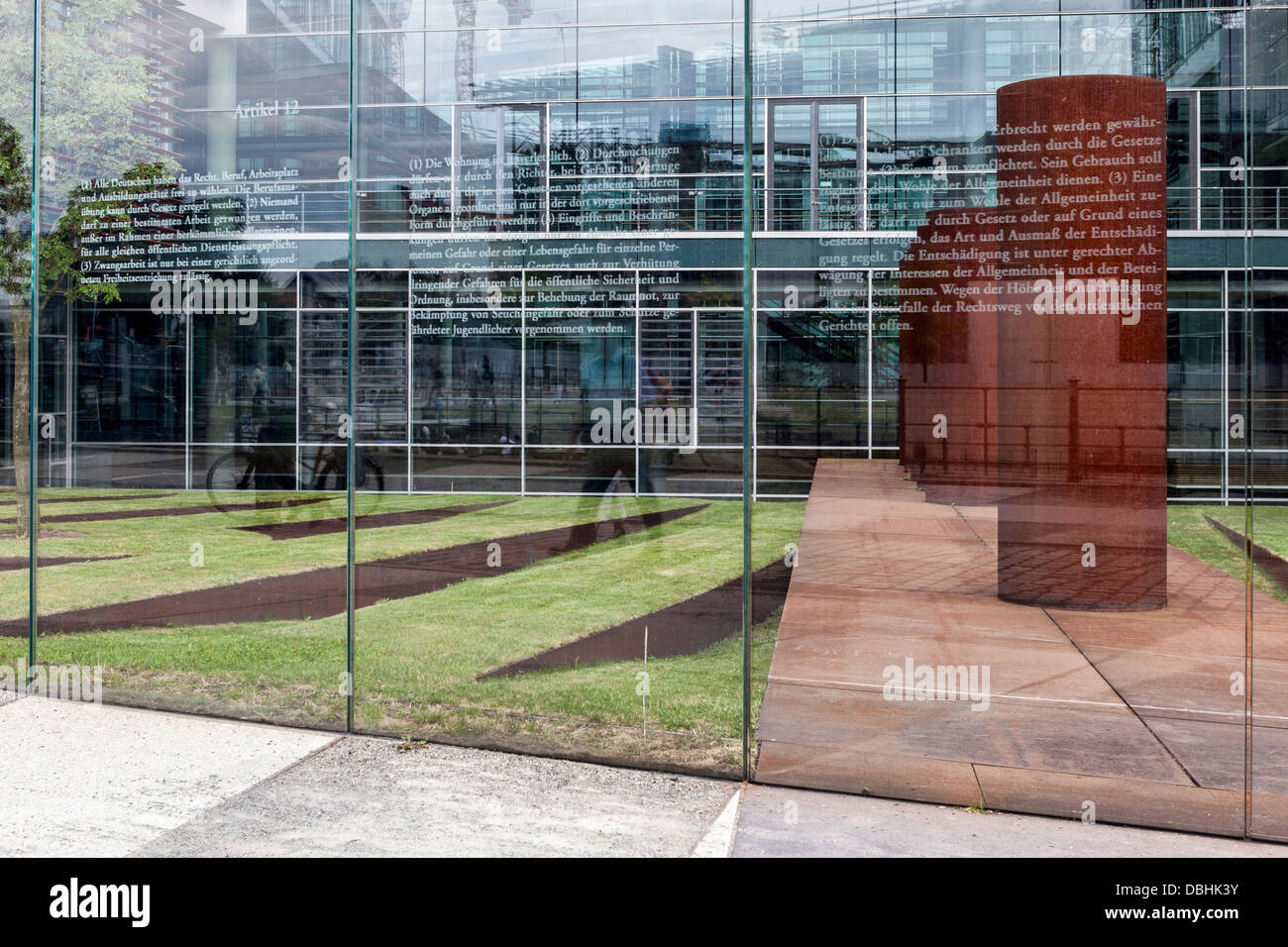 Kaiser berlin wall hi-res stock photography and images - Alamy