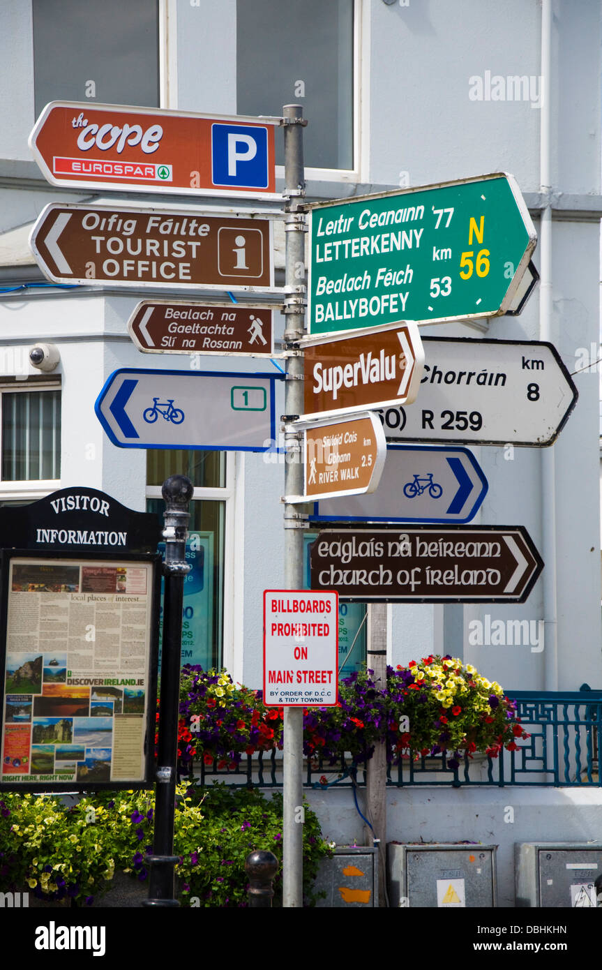 Signs in English and Gaelic irish language in Dungloe County Donegal ...
