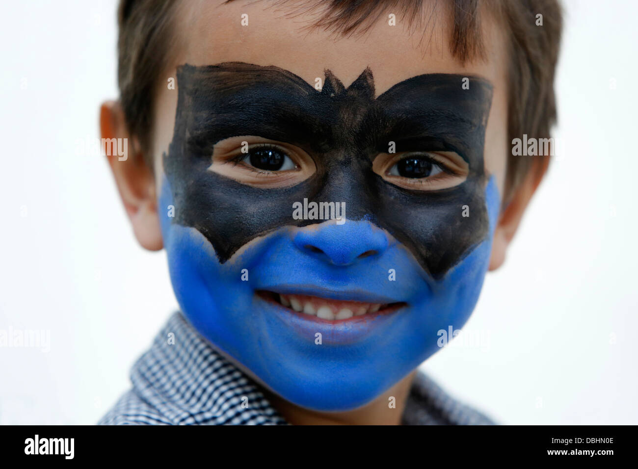 Face painting bat hi-res stock photography and images - Alamy