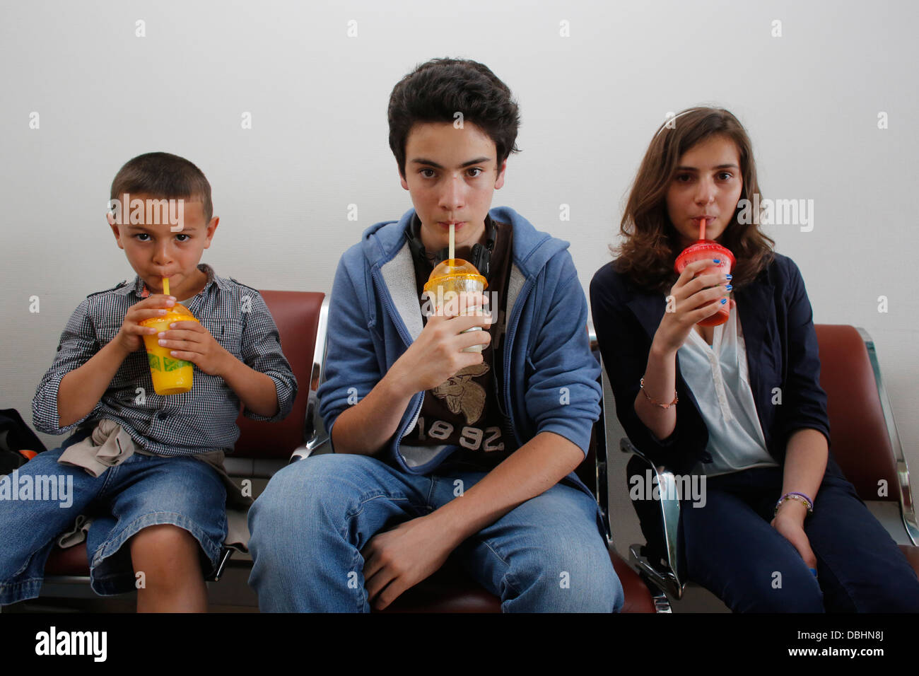 Drinking soda family hi-res stock photography and images - Alamy