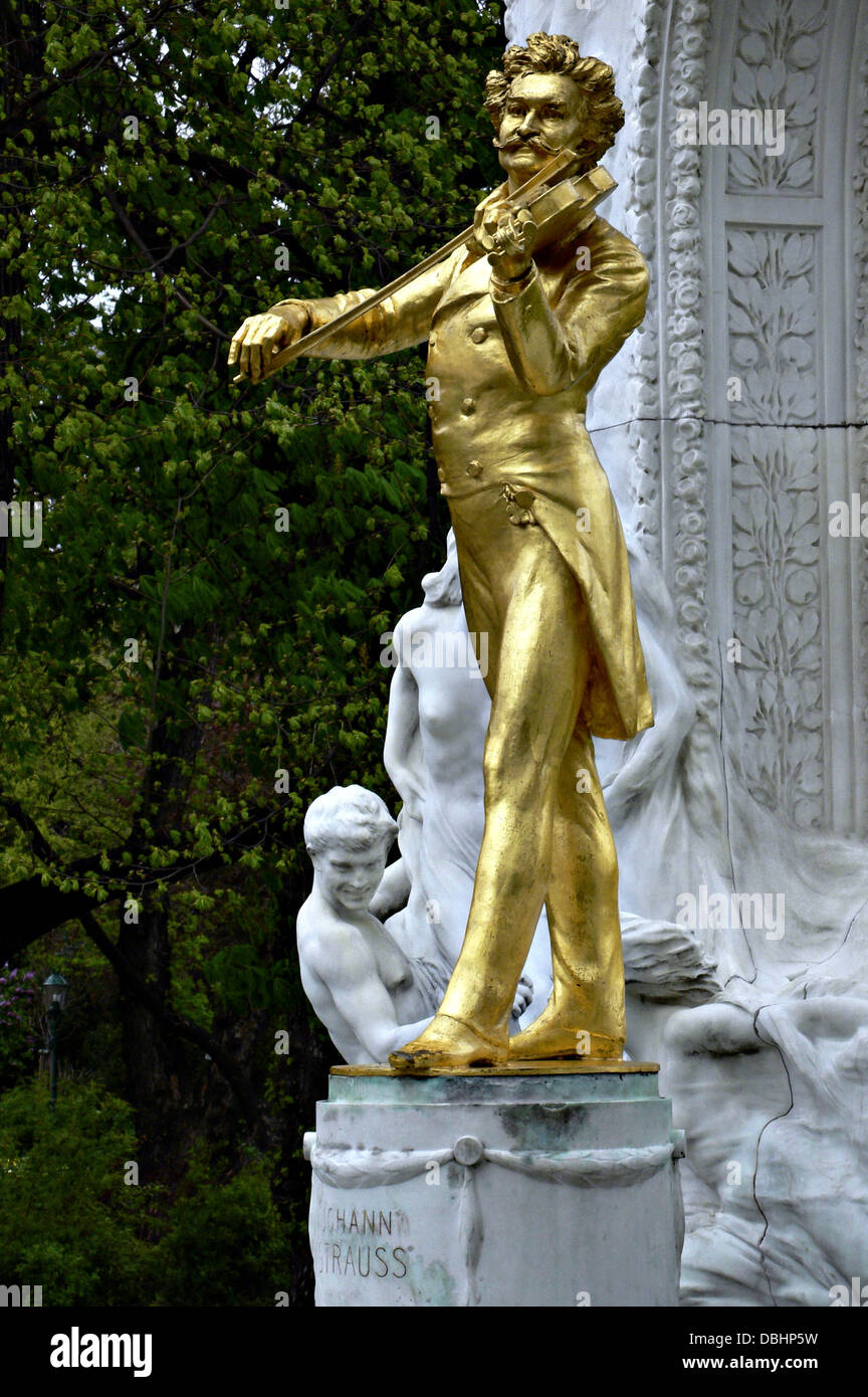 Golden Statue Monuement of Johann Strauss II, Vienna Austria Stock ...