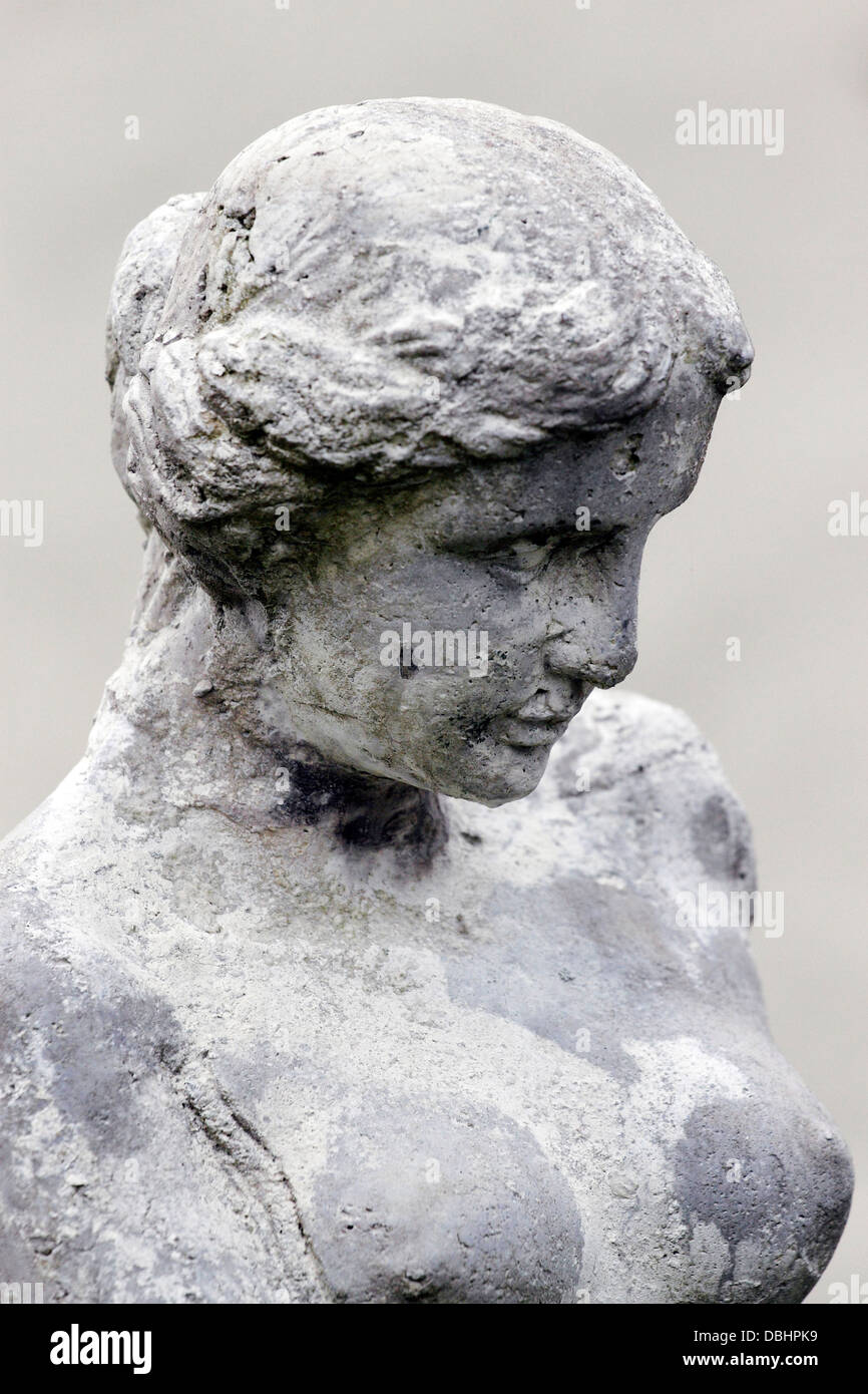 Classical statue hi-res stock photography and images - Alamy