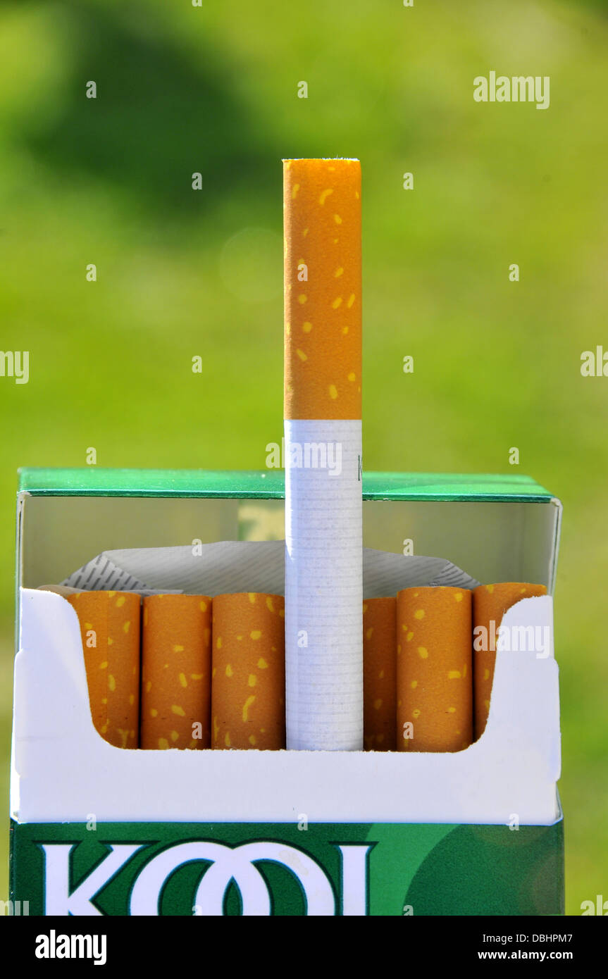 Close up cigarette packet hi-res stock photography and images - Alamy