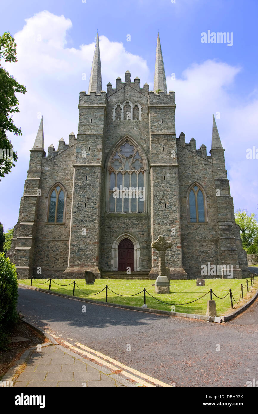 Celtic cross ireland church hi-res stock photography and images - Alamy