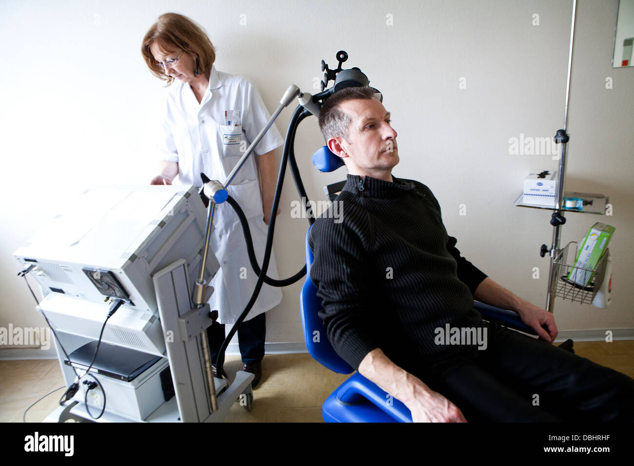 Pain center brain hi-res stock photography and images - Alamy