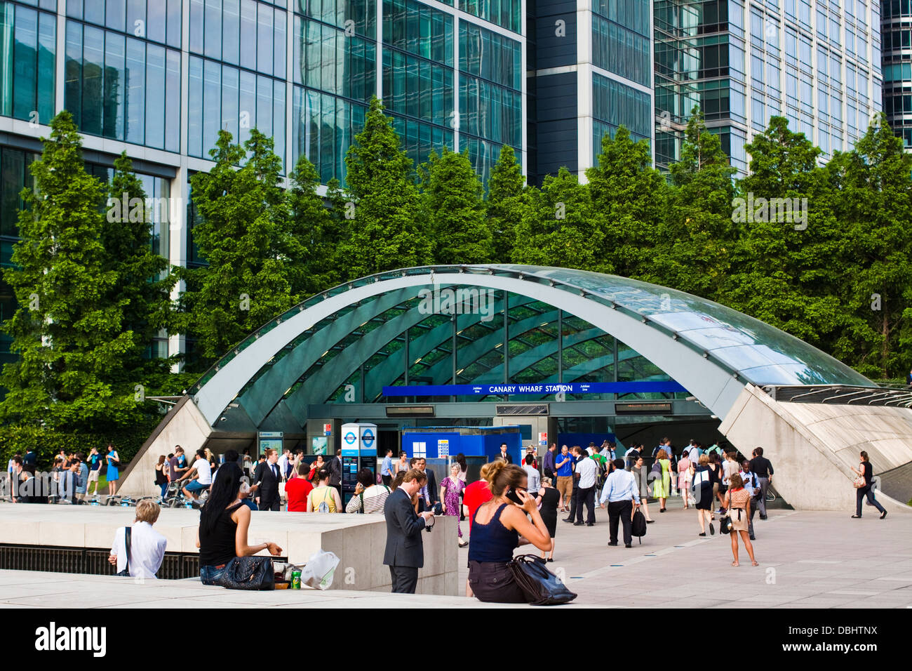 Jubilee line hi-res stock photography and images - Alamy