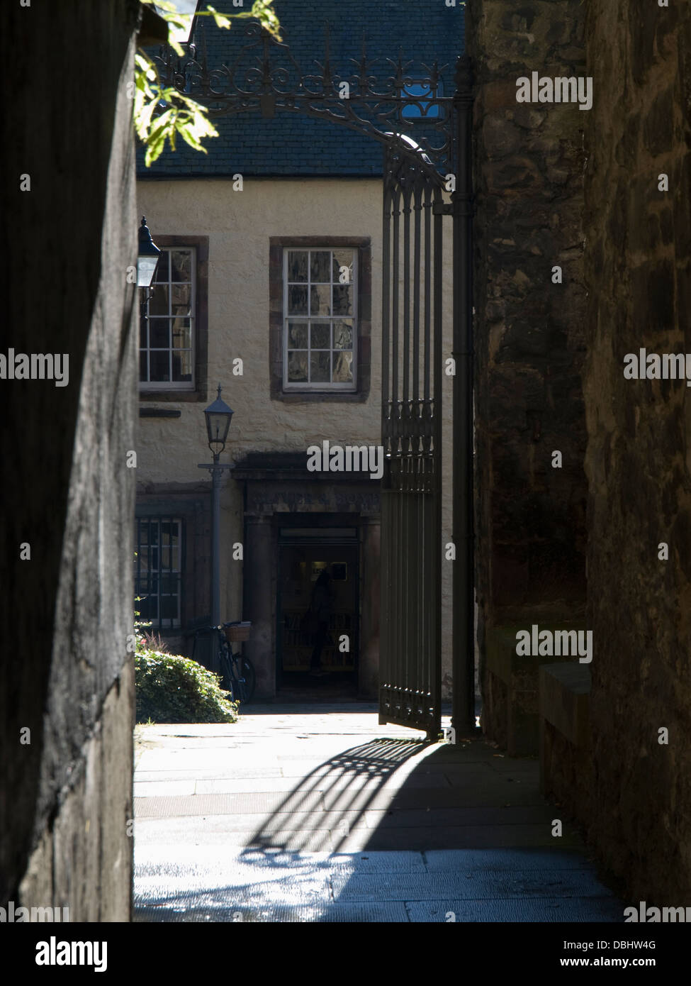 Tweeddale Court. Royal Mile, Edinburgh Stock Photo - Alamy