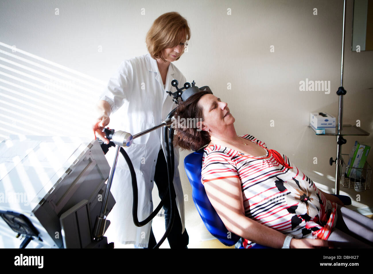 Pain center brain hi-res stock photography and images - Alamy