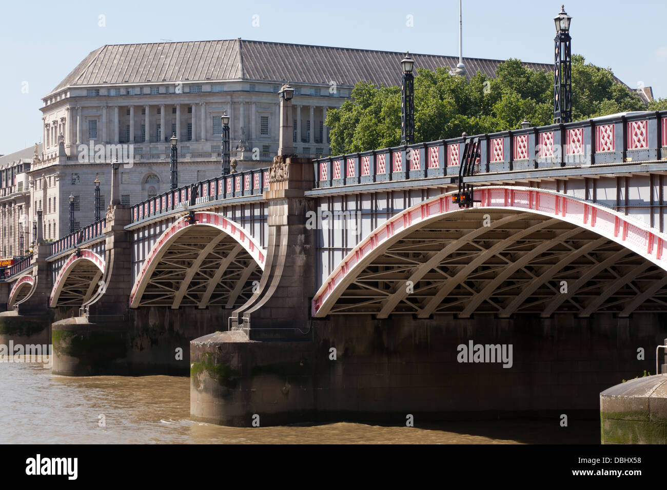 Thames house hi-res stock photography and images - Alamy