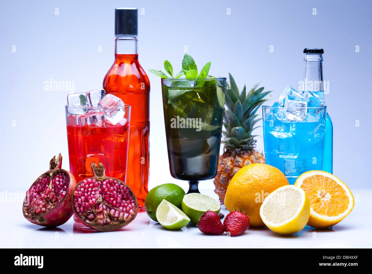 Cocktails, alcohol drinks with fruits Stock Photo - Alamy