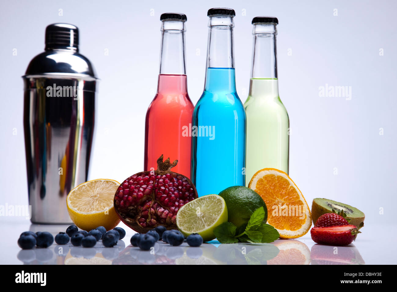 Cocktails, alcohol drinks with fruits Stock Photo - Alamy