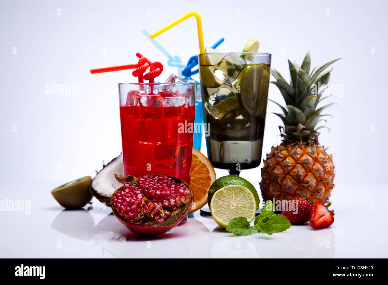 Cocktails, alcohol drinks with fruits Stock Photo - Alamy