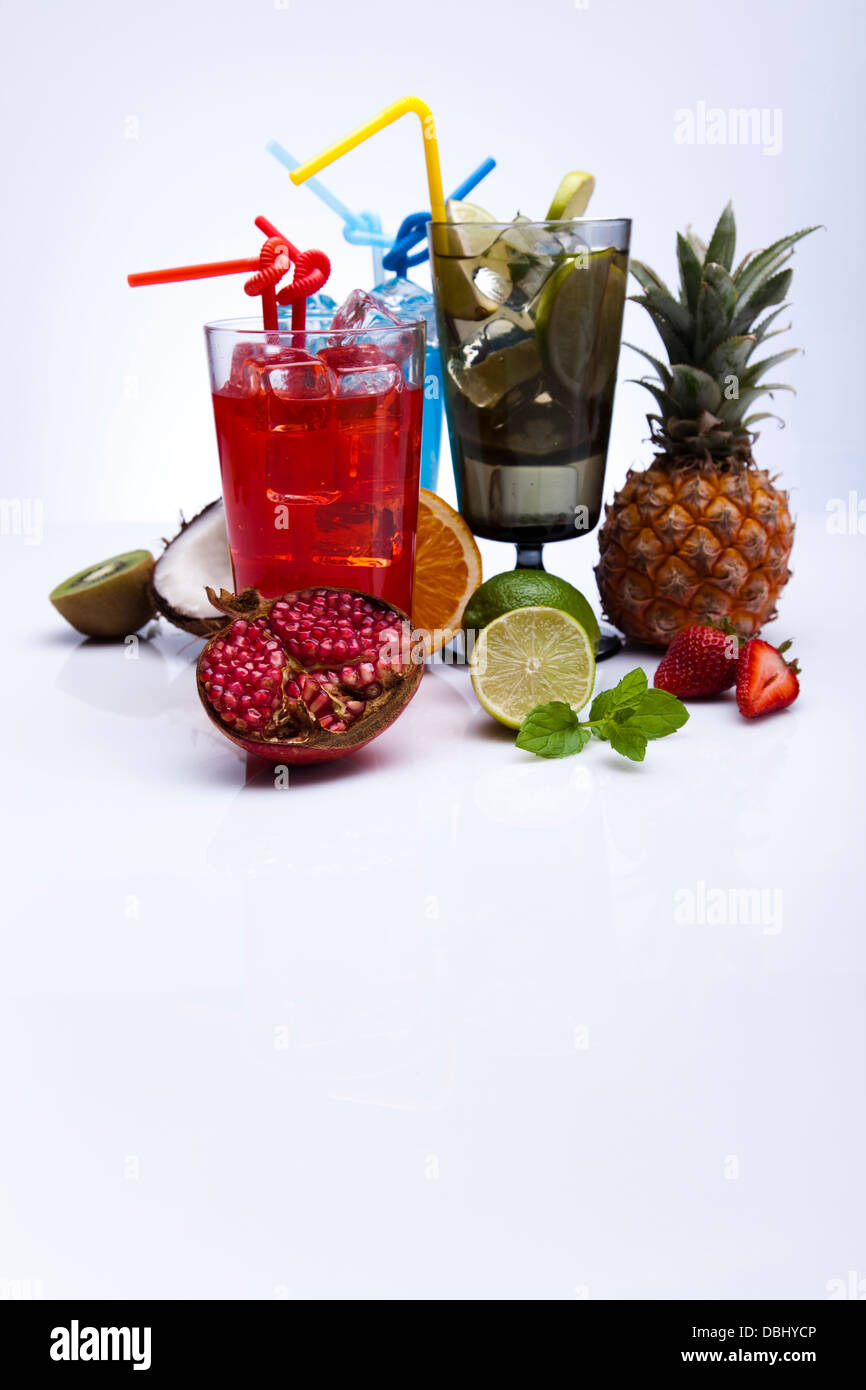 Cocktails, alcohol drinks with fruits Stock Photo - Alamy
