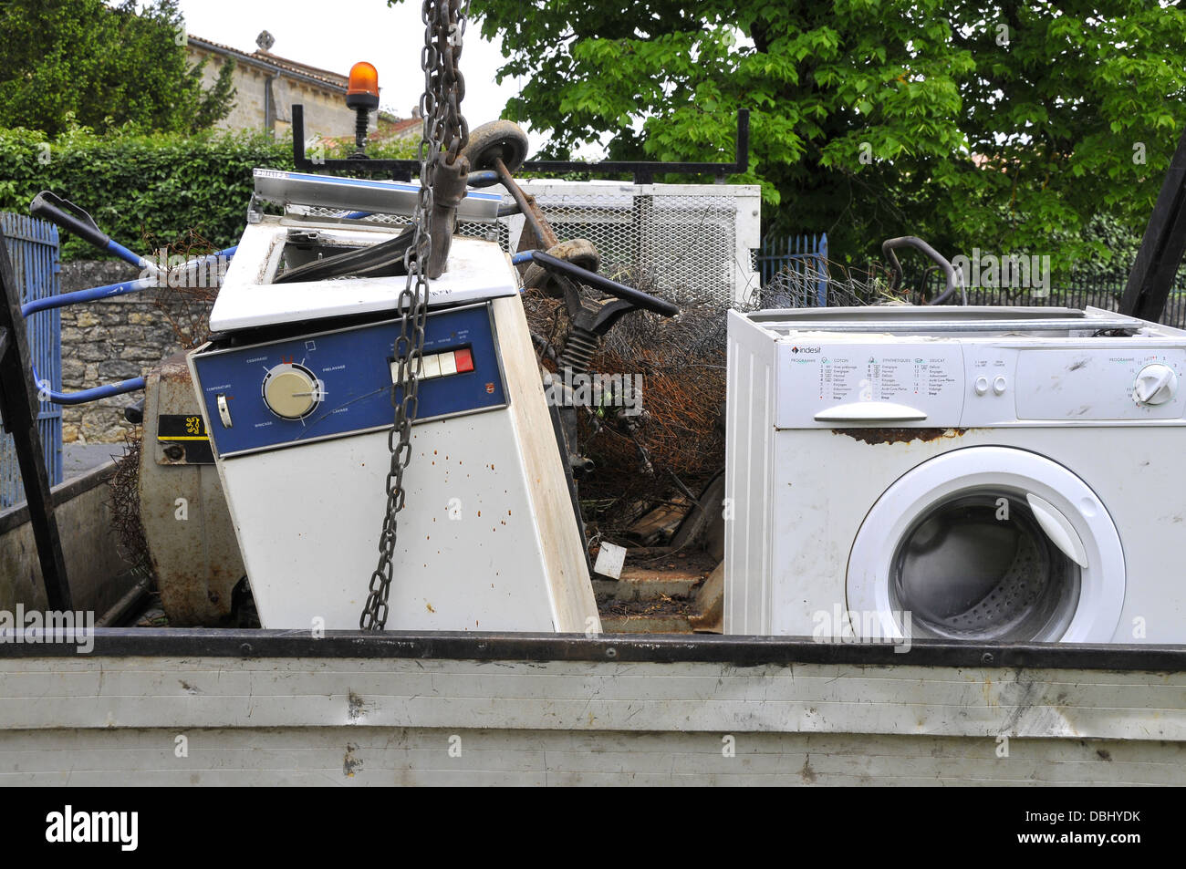 Washing machine recycling hi-res stock photography and images - Alamy